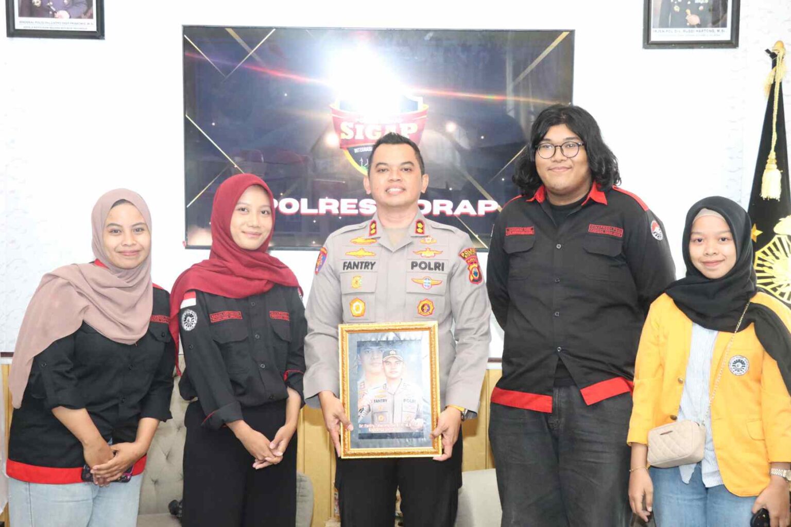 Dukung Ketahanan Pangan, Babinsa dan PPL Sidrap Tanam Padi Serentak 20 ...